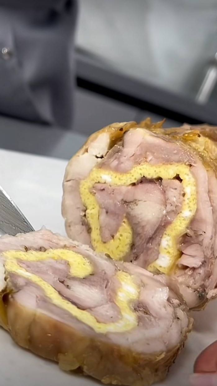 Как же ВКУСНО! Мой Хит застолья! ВКУСНЕЕ куриного рулета просто нет! На праздники обязательно сделаю