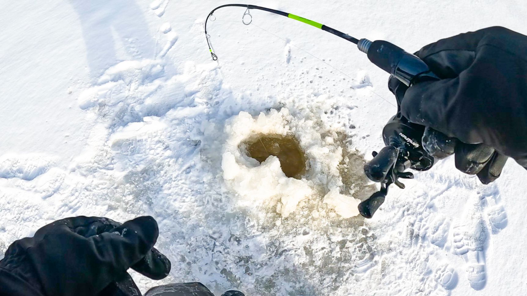 НА ТАКУЮ РАЗДАЧУ судака Я ЕЩЁ НЕ ПОПАДАЛ. АППАРАТЫ КЛЮЮТ на балансиры. Рыбалка зимой 2026
