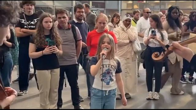 ДЕВЯТИЛЕТНЯЯ LADY GAGA...