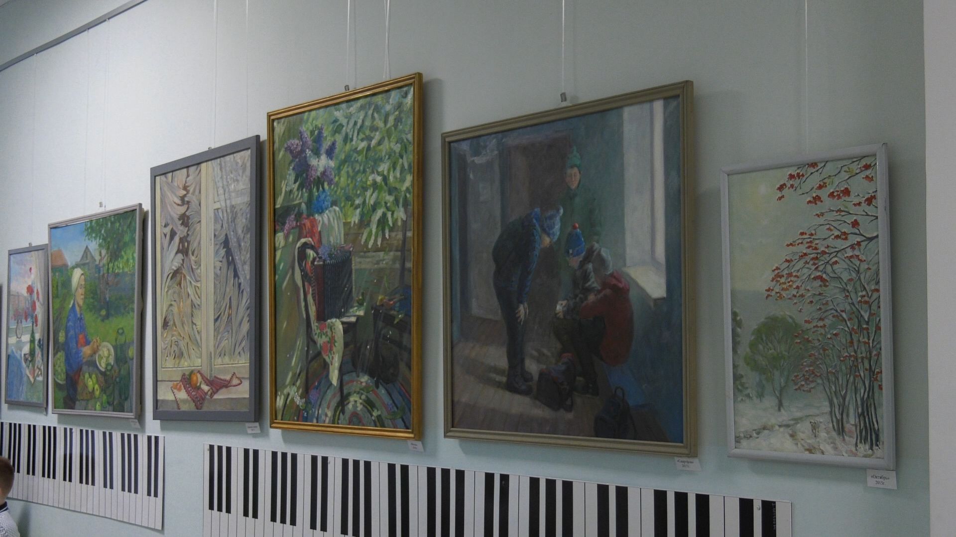 Персональная выставка картин открылась в ДШИ № 2