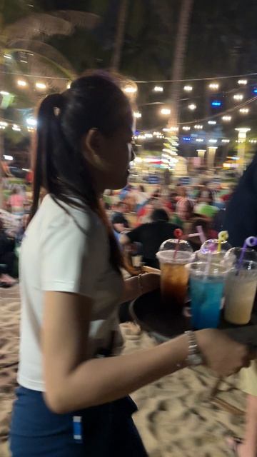 Пляжная тусовка Нячанга в ночном Вьетнаме