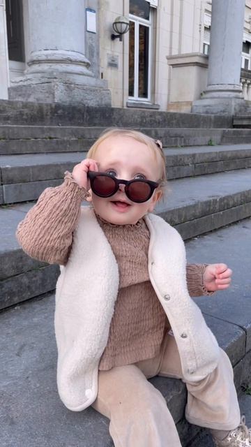 Стильные детские очки от солнца