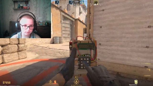 играем в кс и футбол