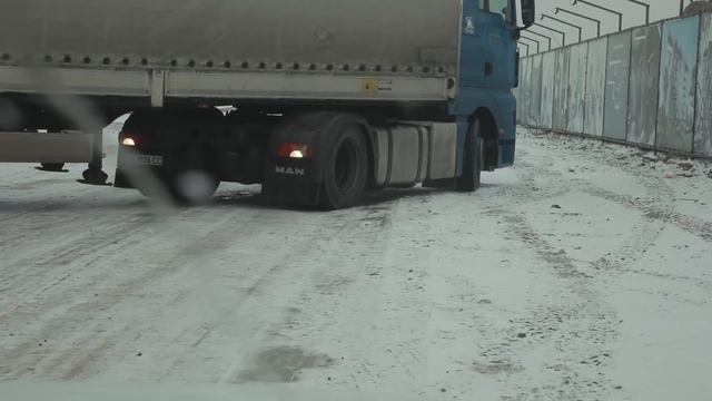Как прёт Нива Тревел на внедорожной резине? Первые впечатления.