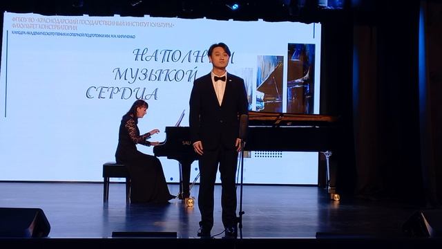 Э. Каннио, слова А. Калифано ''Влюблённый солдат'' -поет Вэньхао Хуан