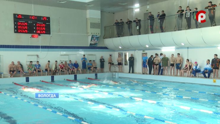 Соревнования сотрудников МЧС по плаванью.