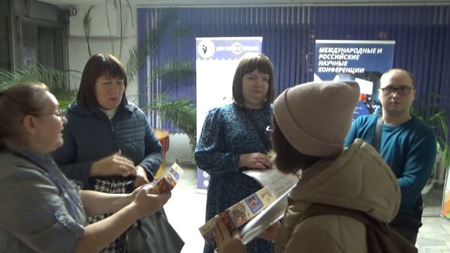 Хлебпрому с благодарностью от конкурса Вертикаль-Личность. Подарки перед уходом домой.