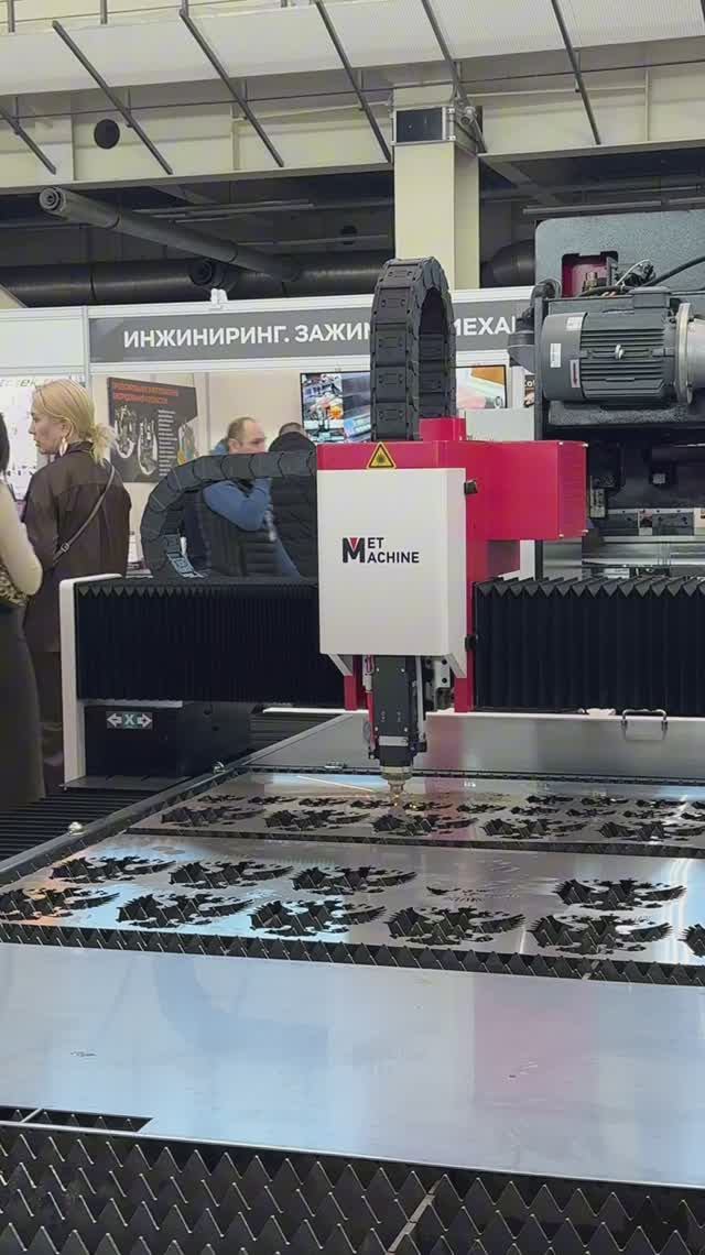 Резка металла на лазерном станке MetMachine: процесс и результат