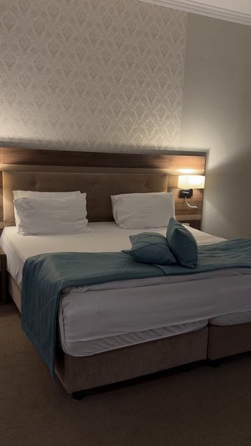 Мебель для отеля «Хрустальный» мы делали почти 10 лет назад. Мебельная фабрика Компасс Стиль