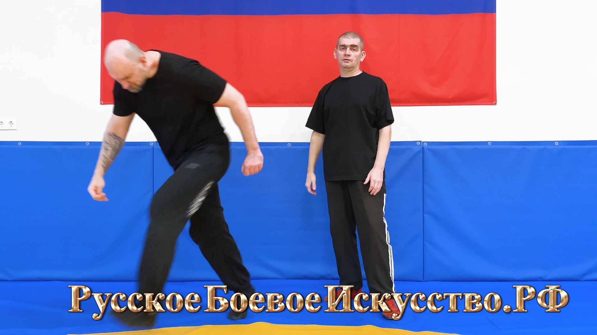 R361 = УДАР, ТРИ ПЛОСКОСТИ, ВЫБИВАНИЕ.