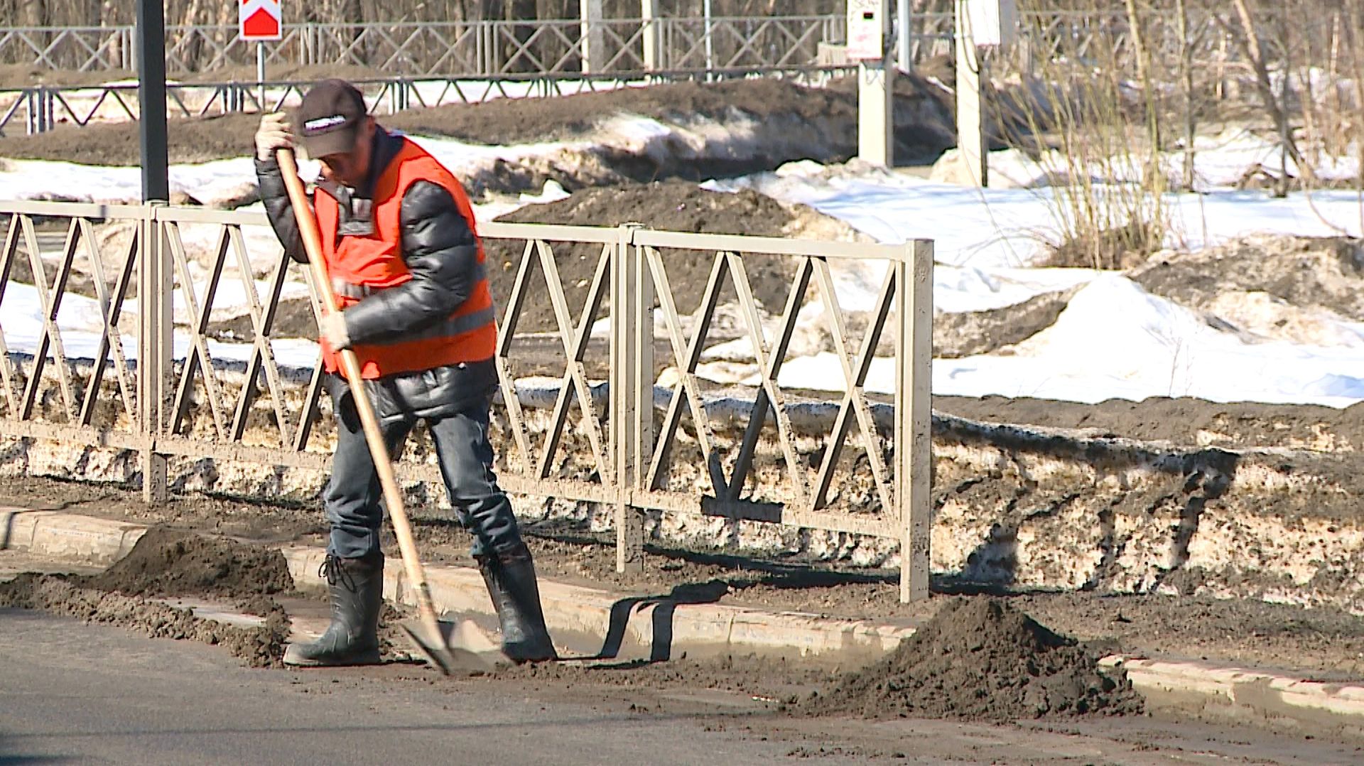 (Рыбинск-40) УБОРКА ПРОЕЗЖИХ ЧАСТЕЙ