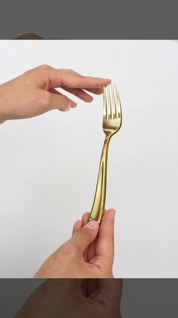 Набор 12 персон с золотистыми тарелками 26см и стаканом