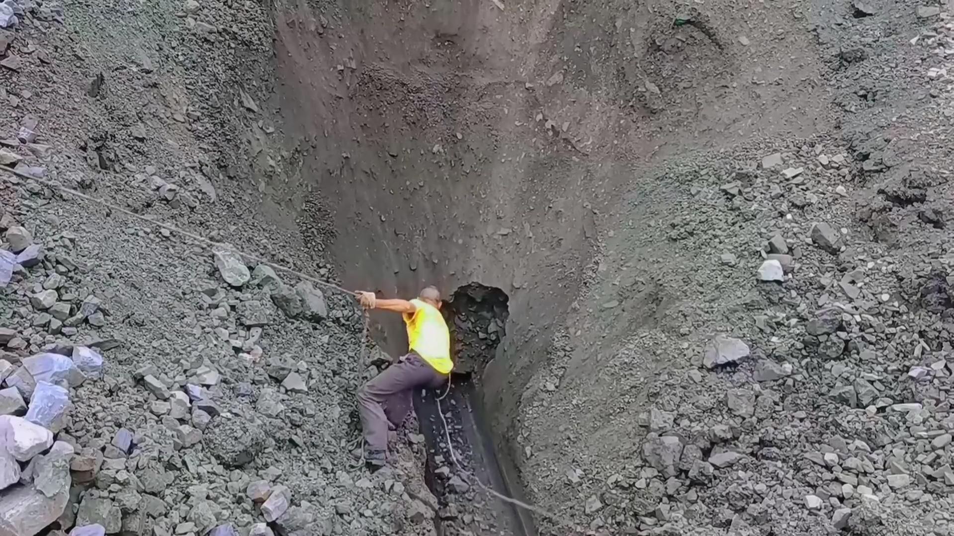 Разгрузка баржи - 2