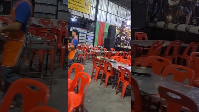 Кафе с безлимитом  морепродуктов и других вкусностей в Патае. Стоимость входа 299 бат ( 1200 руб).