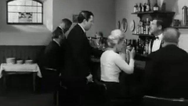 Встреча Штирлица с женой в кафе "Elefant". Фрагмент.