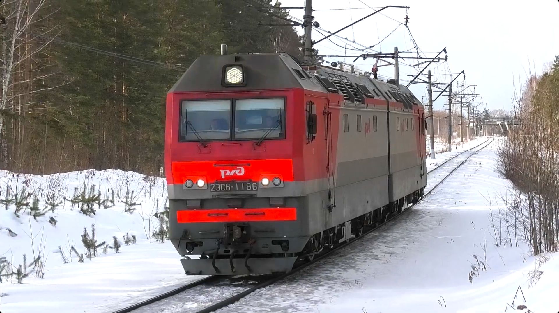 2ЭС6-1186 "Синара" следует резервом