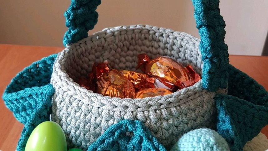 Часть6 Пасхальная корзинка из полиэфирного шнура, вяжем в центре корзиночку под кулич