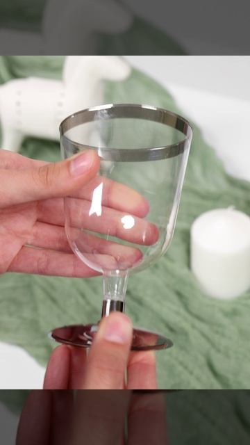 Набор 70 предметов с золотистыми тарелками и бокалом