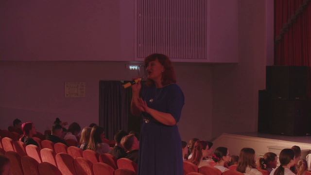 хор с военными