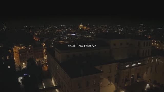 Показ женской коллекции Valentino осень-зима 2026-2027