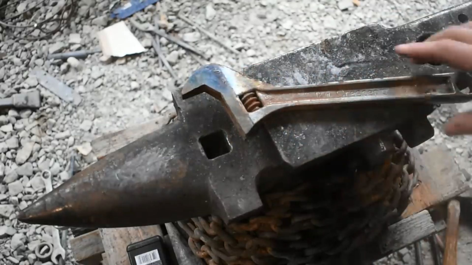 Ковка ножа из сломанного разводного ключа.