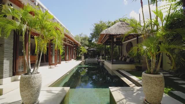 Видеосъемка недвижимости. Сейчас в Москве | "Villa Bugis", Villa Damai, 2019