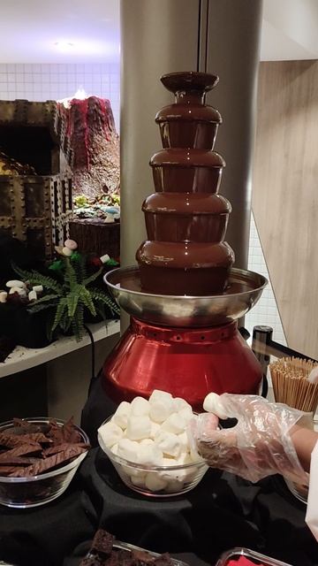 шоколадный фонтан