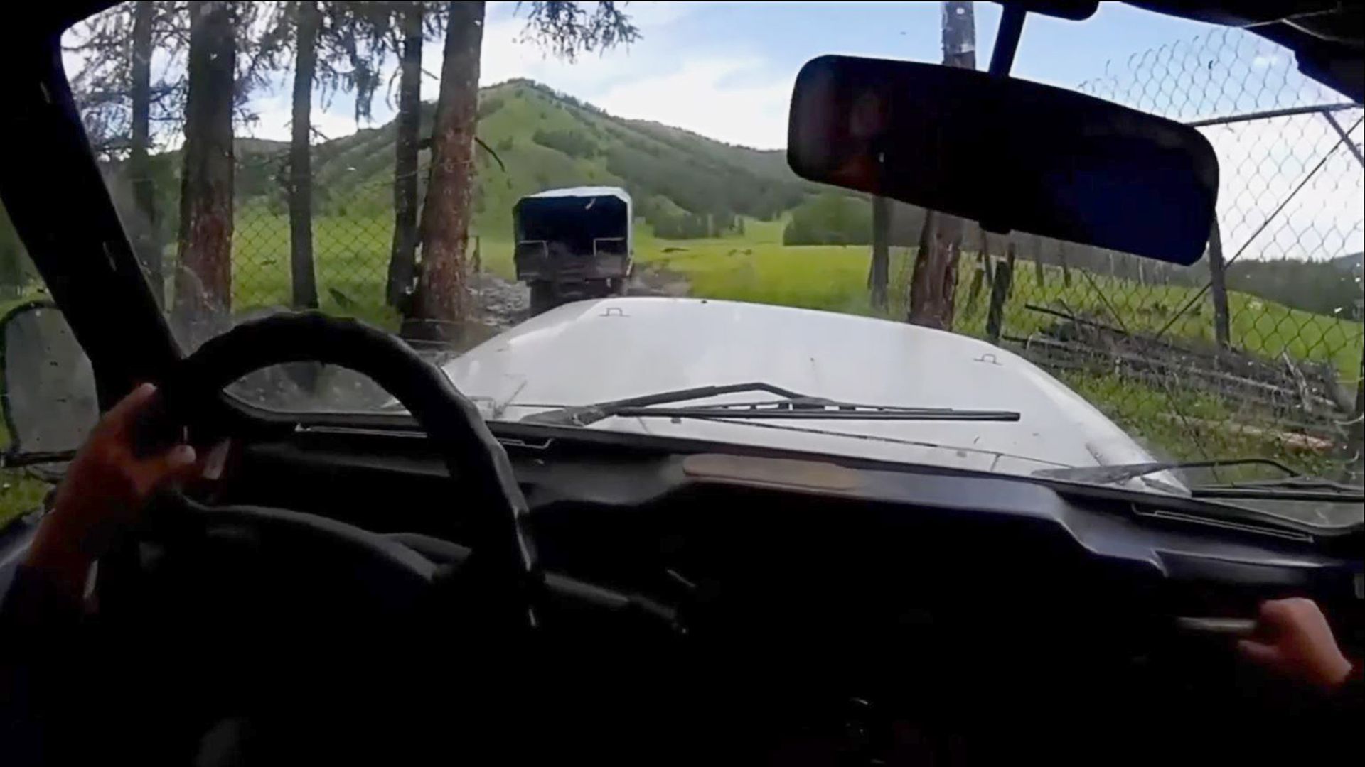 Здесь едут только УАЗы и "Шишиги"!