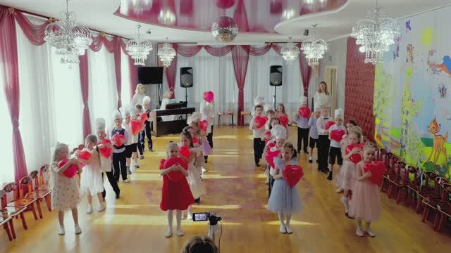 Поздравления мамам на 8 марта в Детском саду