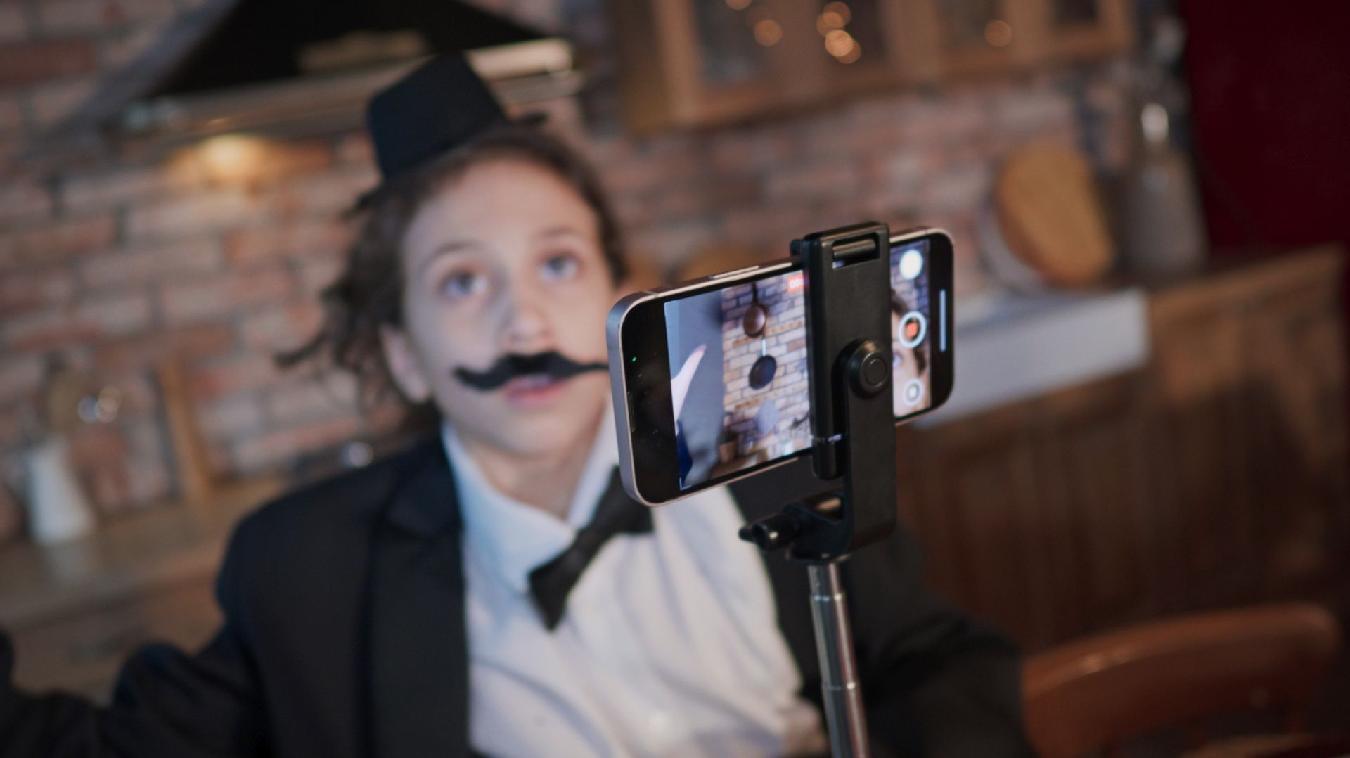 Съёмка и монтаж «под ключ» детского новогоднего видеоклипа