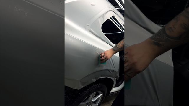 Оклейка Volvo XC90, окрас суппортов, восстановление шумоизоляции, детейлинг