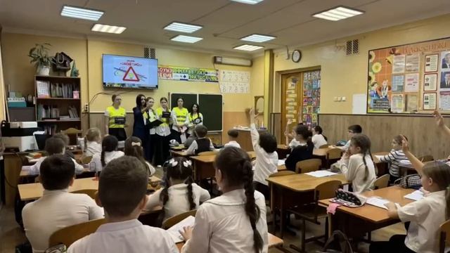 Полицейские провели профилактическое мероприятие «Засветись» в школах города