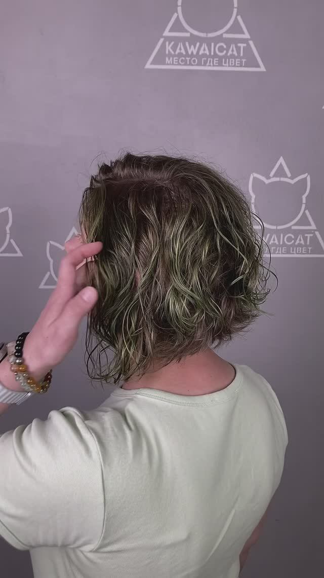 Цветные растяжки - красота и практичность! Обновлять такие окрашивания нужно гораздо реже, чем 1 тон