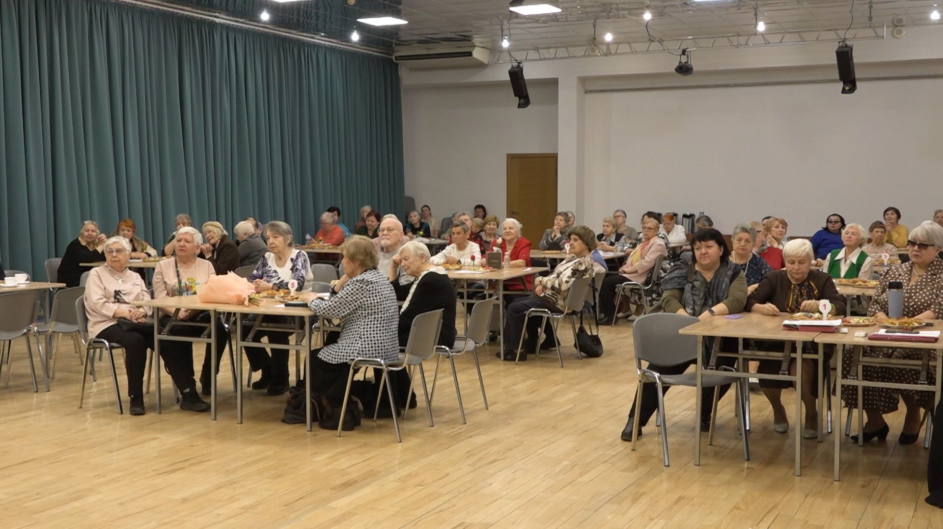 В Ивантеевке прошло мероприятие «Весна, как много в этом слове» для участниц клуба «Оптимист»