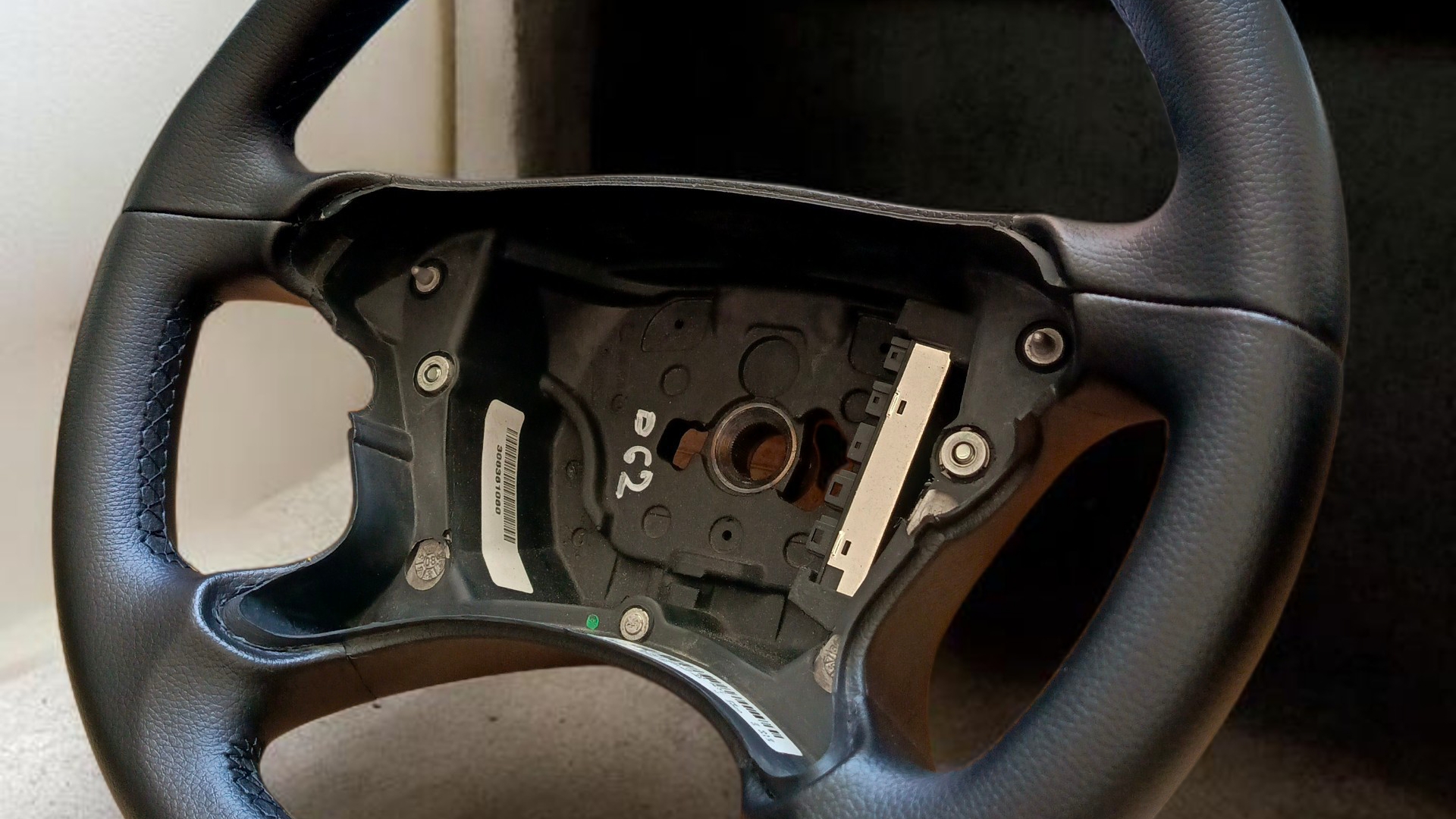 Перетяжка руля от Mercedes W211🪡🧵🚗