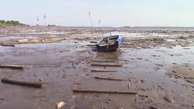 ПО ЗЕМЛЕ ТЯНЕМ РЫБАЦКИЙ КАТЕР,ЧТОБЫ ПОЛОВИТЬ НА УДОЧКУ!