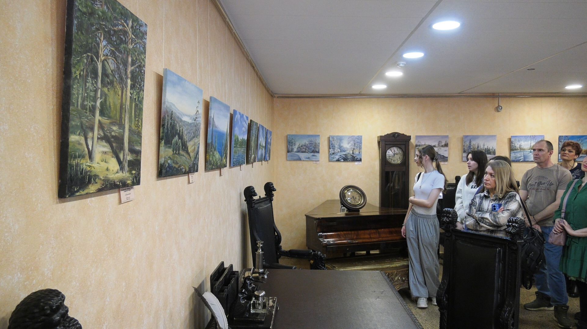 В музее открылась персональная выставка картин