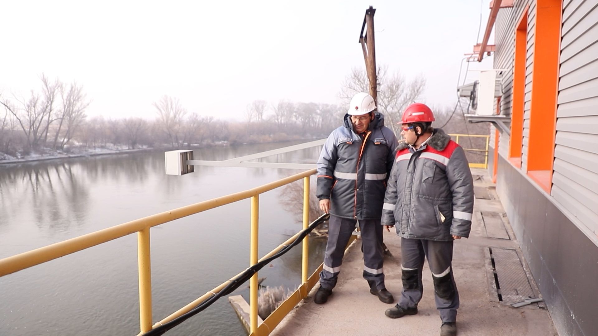 На Уральской Стали идет ежегодная подготовка к пропуску паводковых вод.