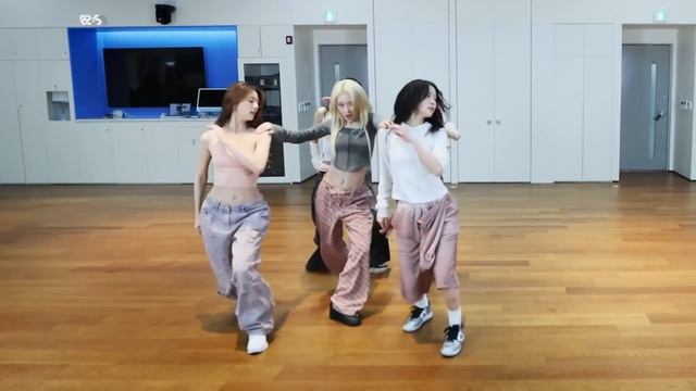 Itzy - Gold|dance practice [MIRRORED]