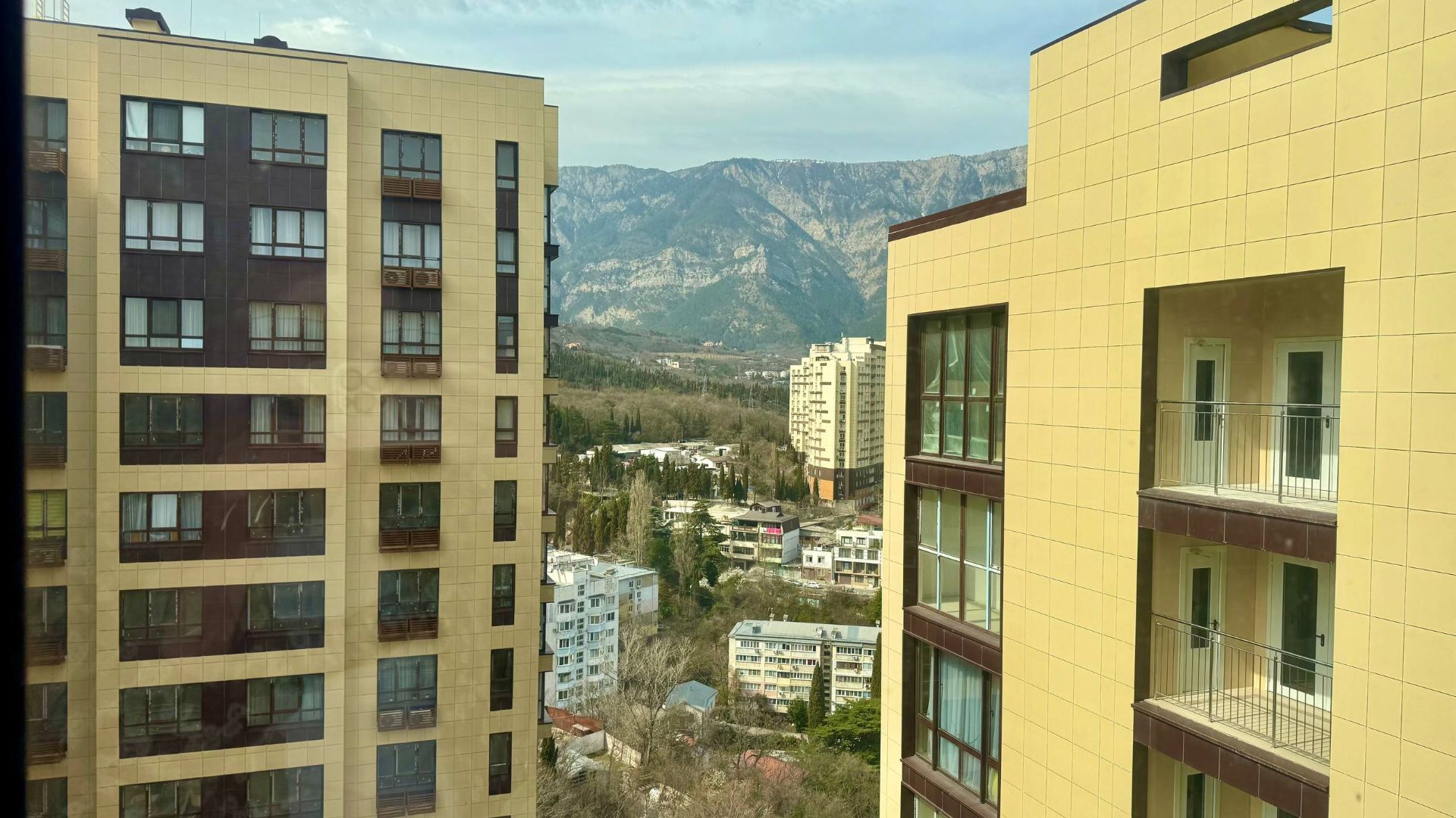 Обзор 2- комнатной квартиры в Ялте, ЖК Зенит