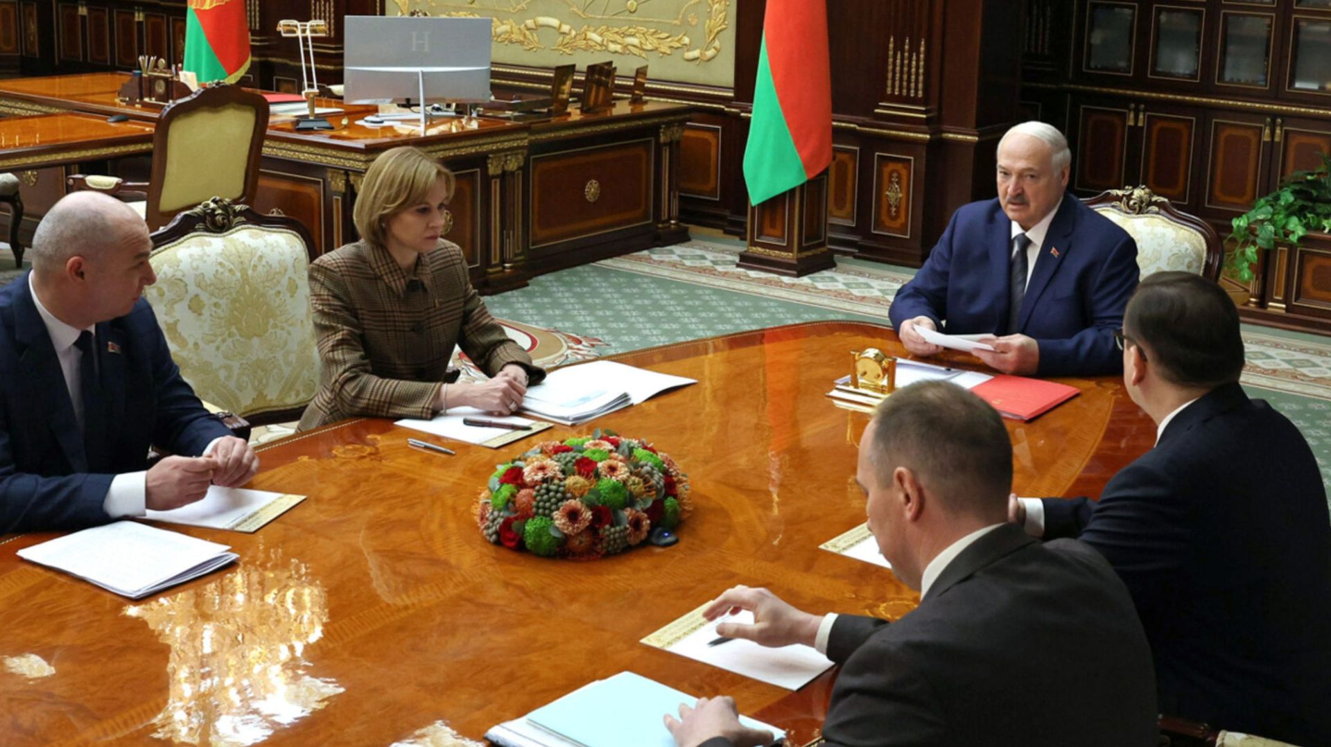 Лукашенко выступил за либеральный подход к ЭКО: «Главное, что женщина хочет иметь ребенка»