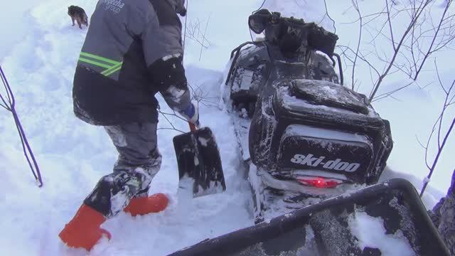 ТАЙГА СНЕГОХОД Трудности Мучения втроем Рыбалка Охота Сибирь Снегоход Ski-Doo Skandic SWT WT 900 ACE