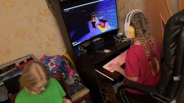 игра в Роблокс Лайк Крошки