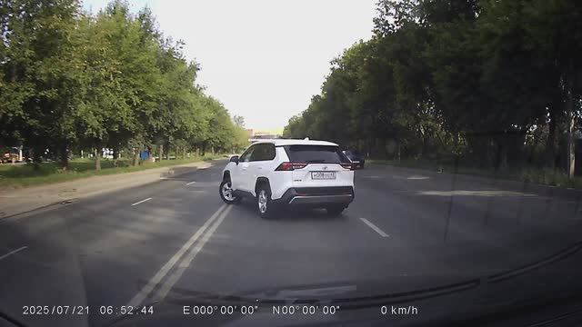 3 нарушения ПДД за 5 секунд.