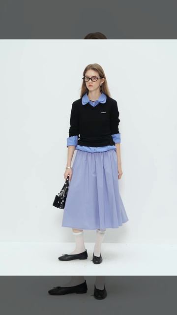 Базовый лонгслив в рубчик с V-образным вырезом