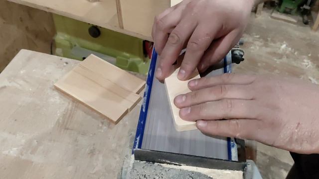 Шлифовка Автобуса из дерева вырезанного на лобзиковом станке