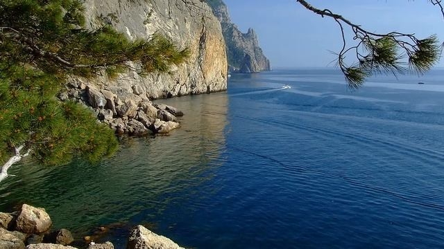 KISS ME - $ GLITTER AND GOLD $ - ПРИПОДНЯТАЯ