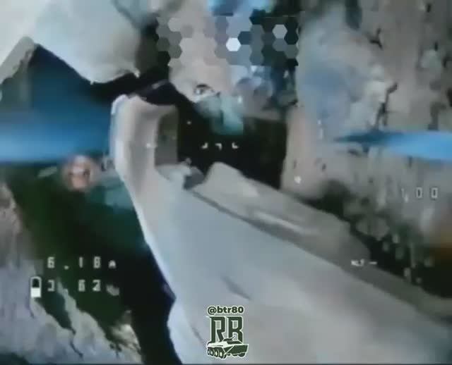 Дрон застрял на входе в блиндаж, но сын Бандеры не растерялся...