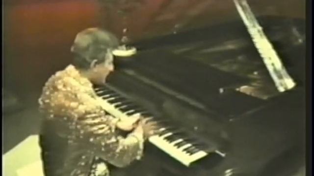 Liberace performance from the 60's