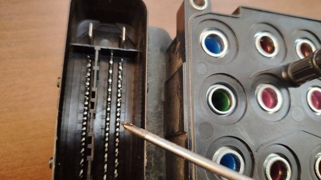 Opel Antara 2013г Неисправность блока ABS Часть 4 пропайки процессора и контактов блока, измерение